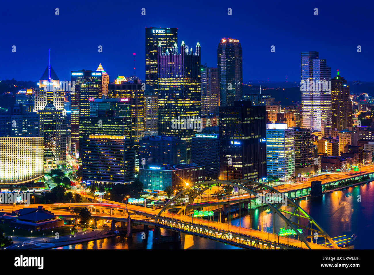 Night view of Pittsburgh from the top of the Duquesne Incline in Mount ...
