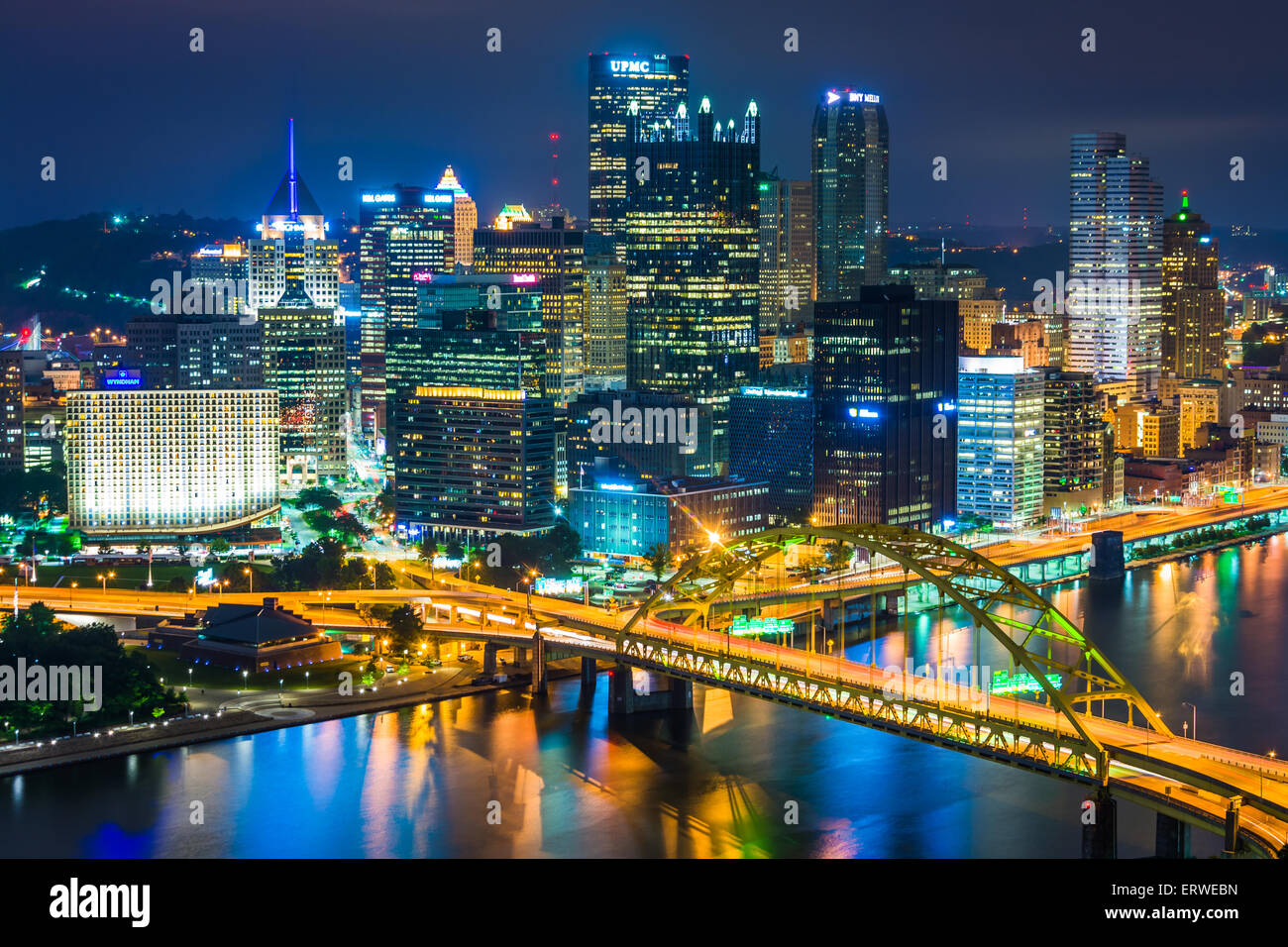 Night view of Pittsburgh from the top of the Duquesne Incline in Mount ...