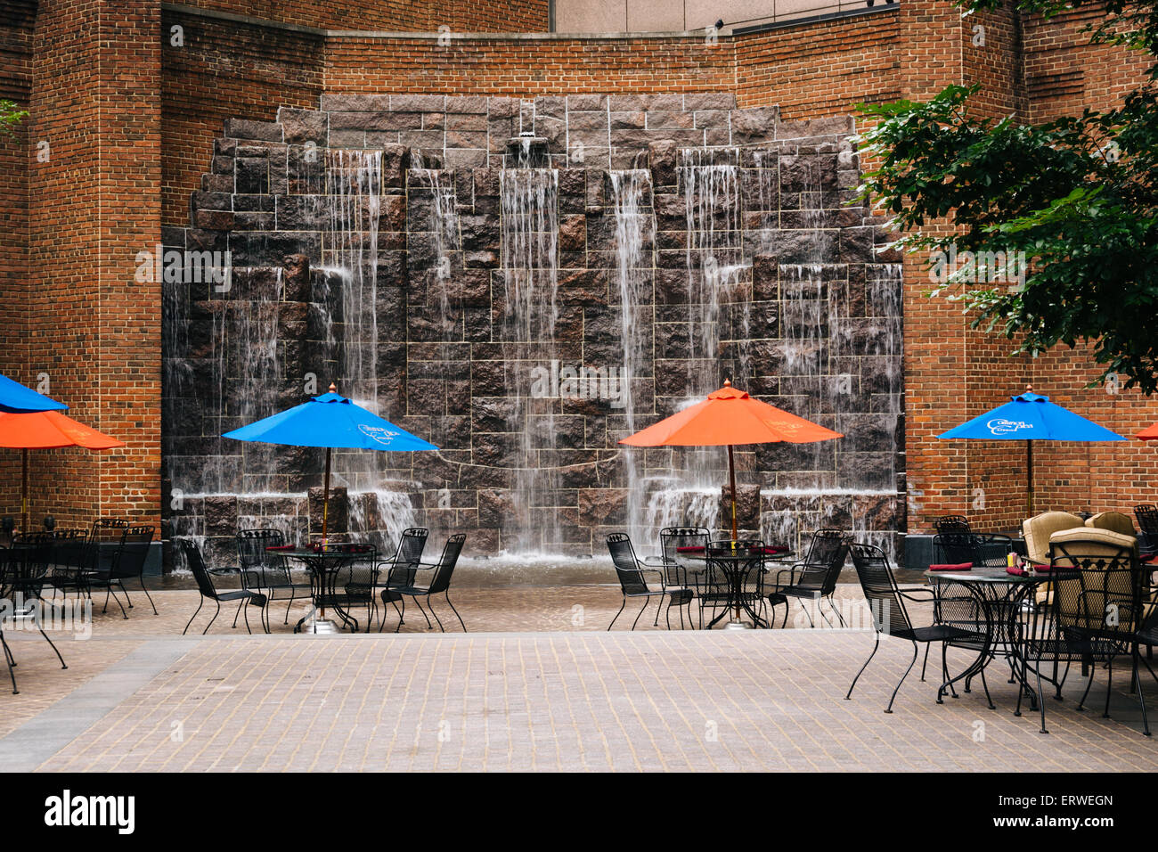 Tables and waterfall in downtown Pittsburgh, Pennsylvania Stock Photo ...