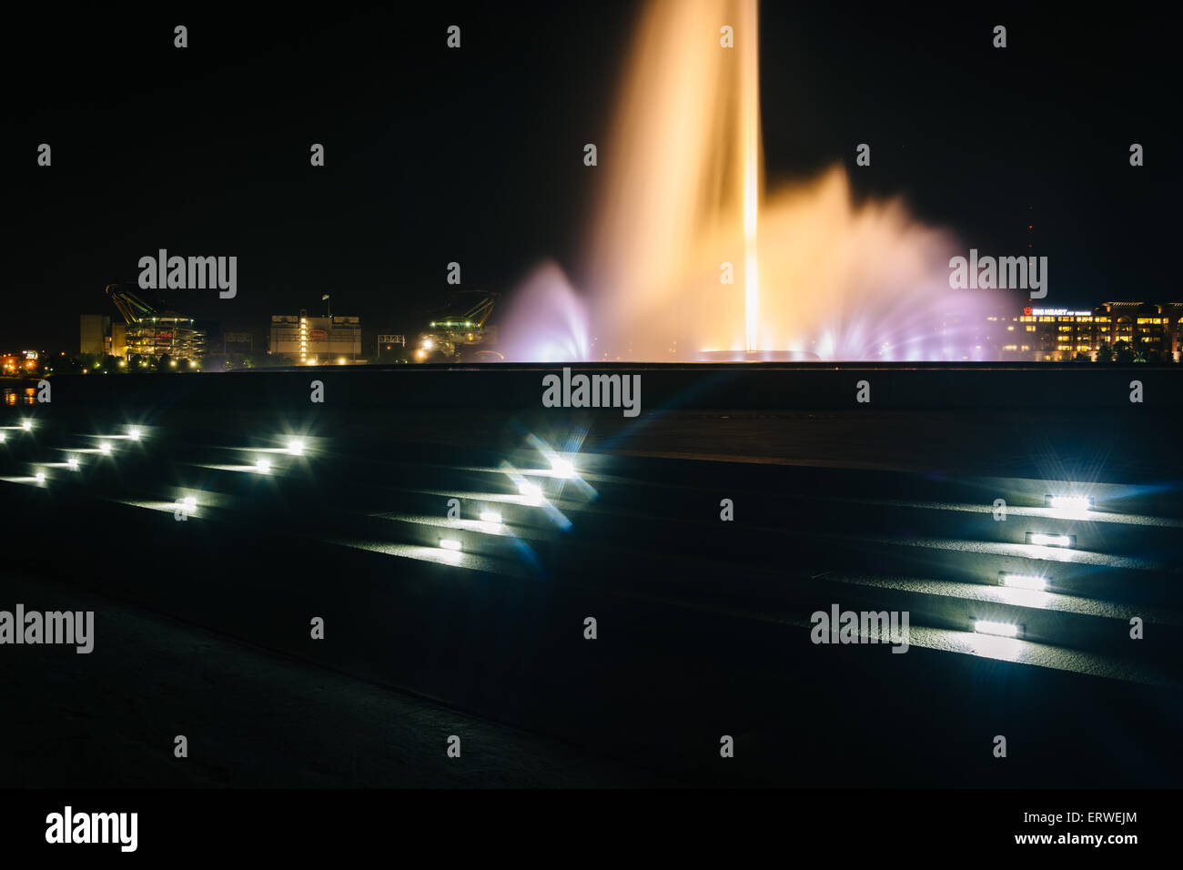 The fountain at night, at Point State Park, in Pittsburgh, Pennsylvania ...