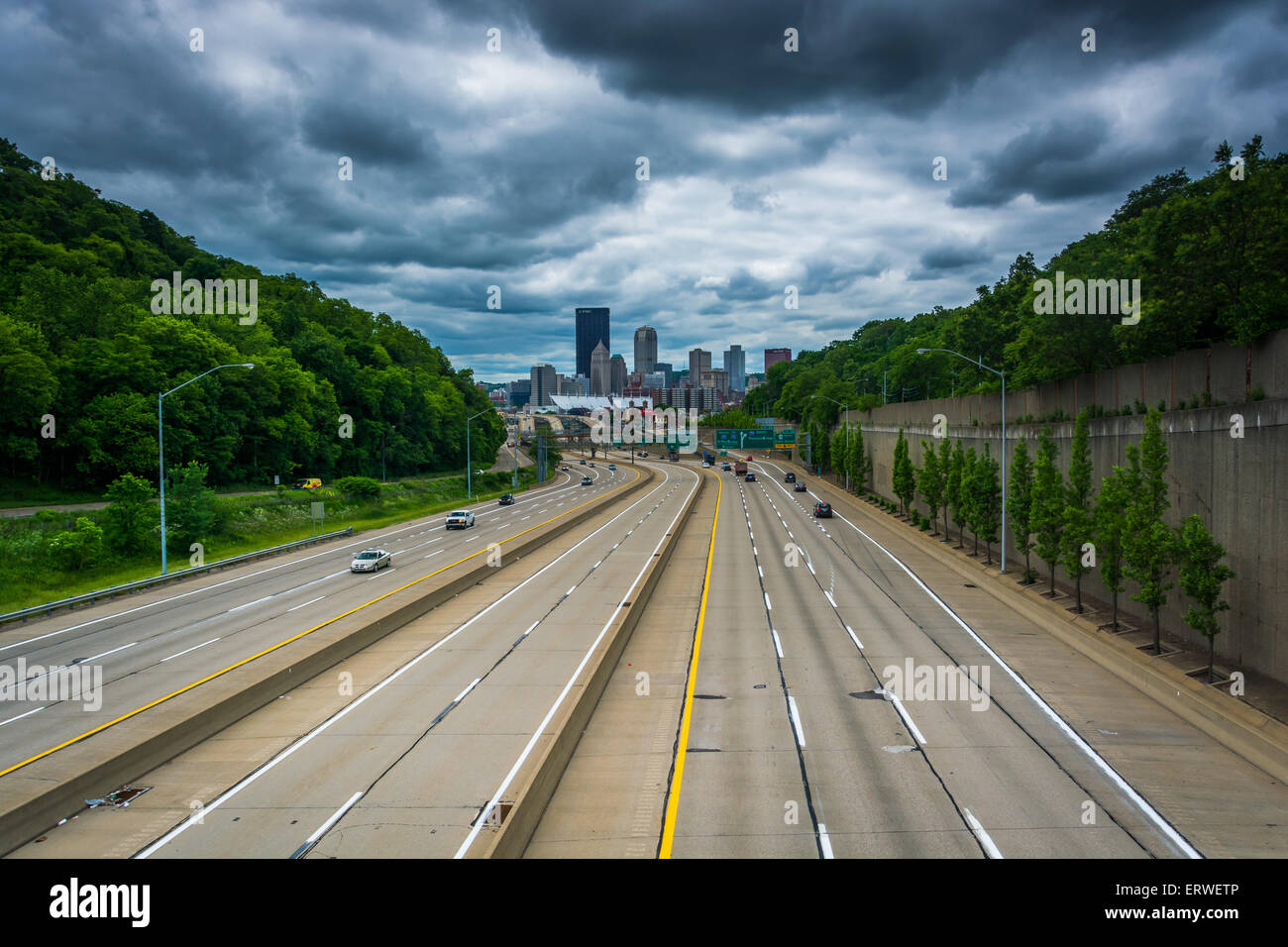 View pittsburgh skyline i 279 from hi-res stock photography and images ...