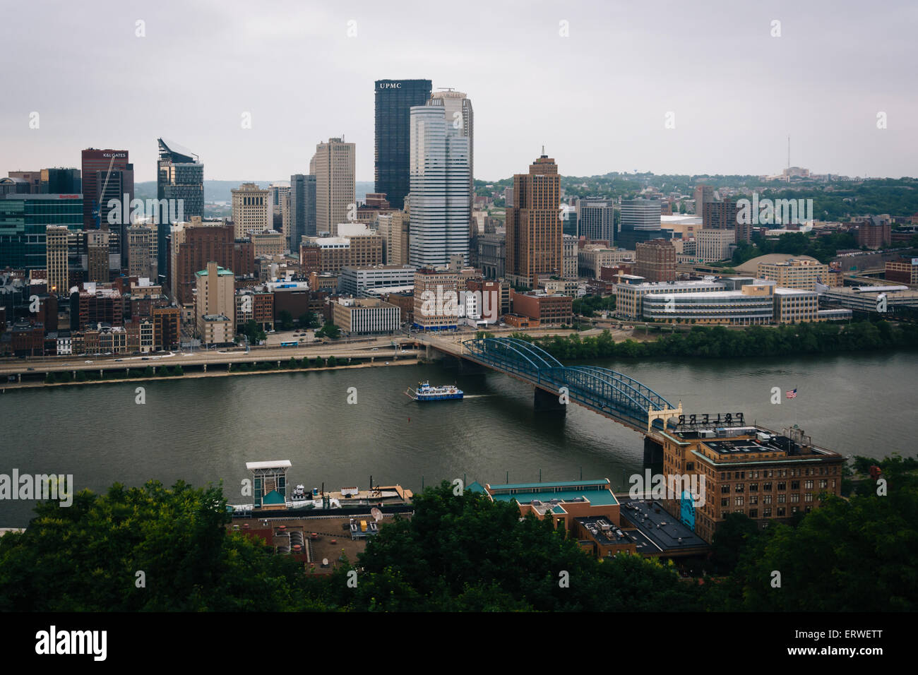 Pittsburgh skyline from mount washington hi-res stock photography and ...