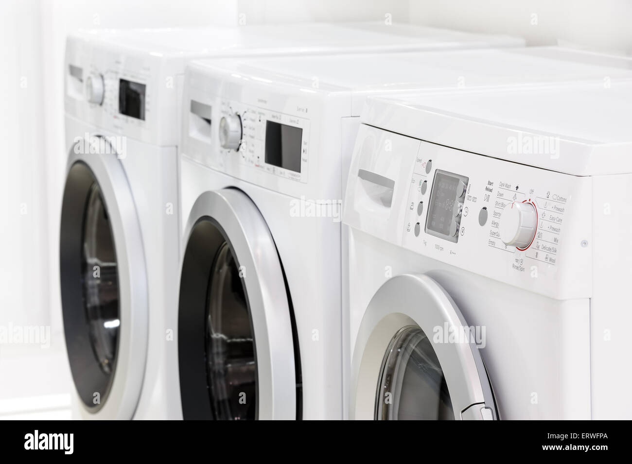 Laundry machines hi-res stock photography and images - Alamy