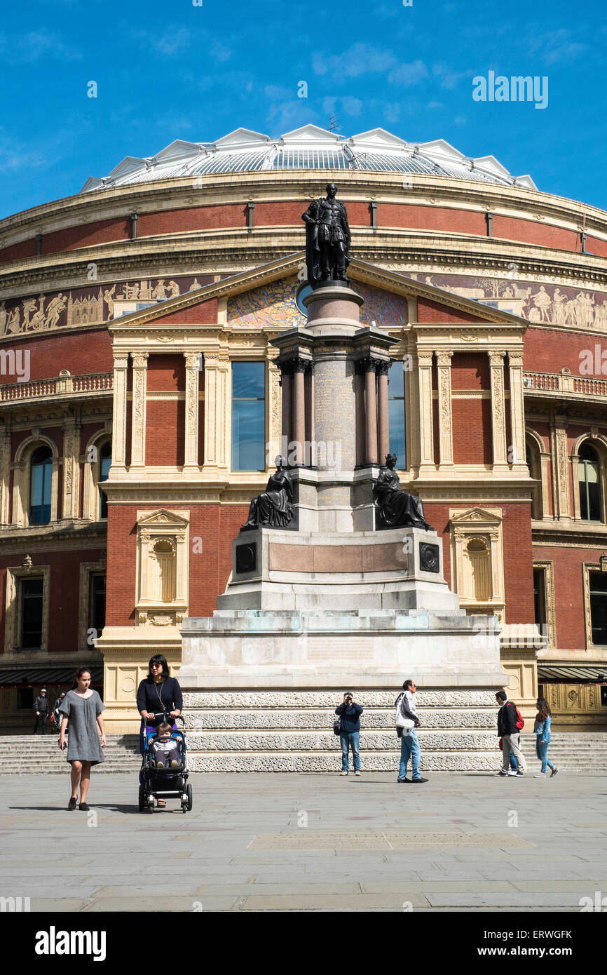 Albert statue hall landmark London Stock Photo - Alamy