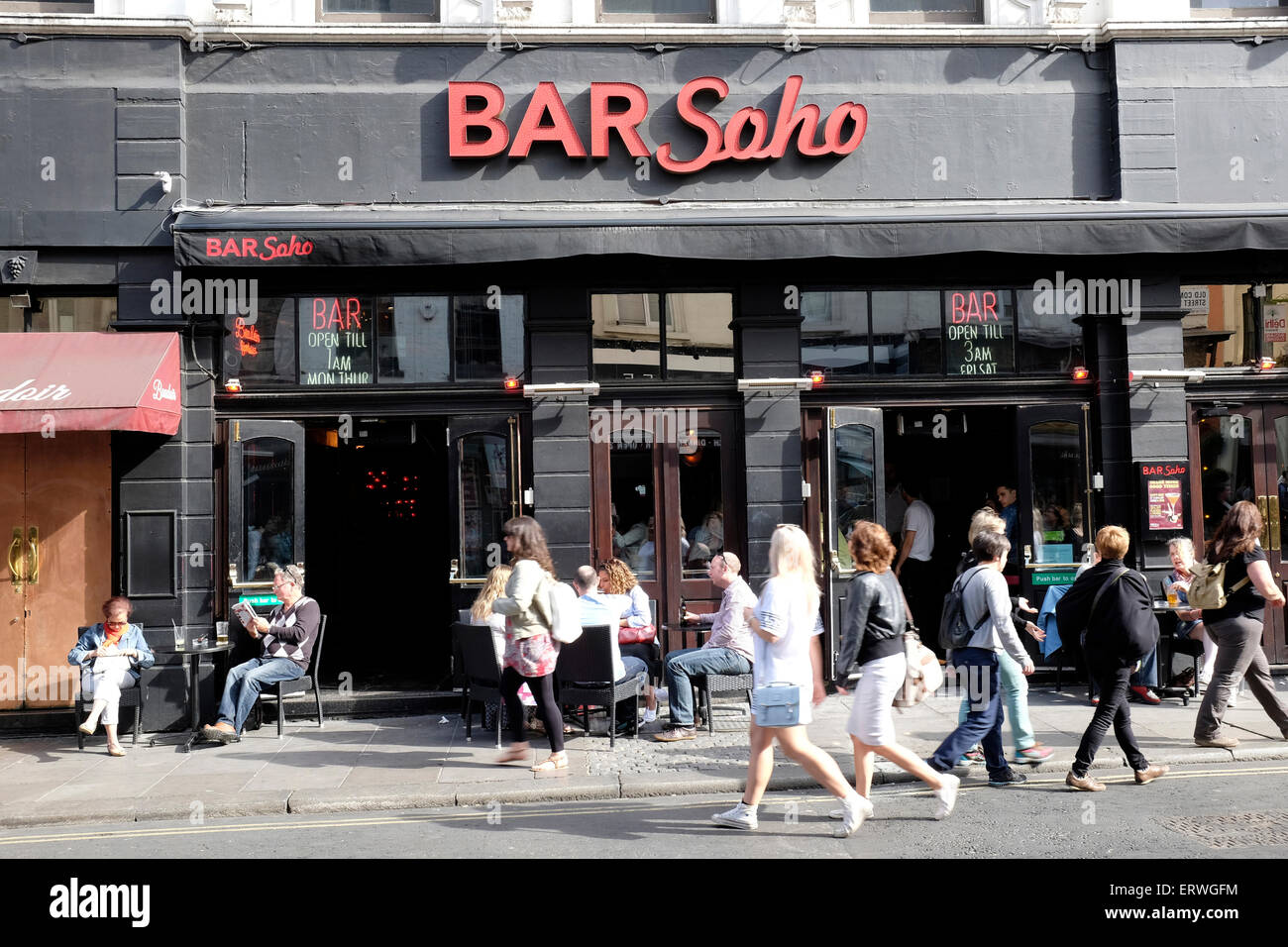 Walk into a bar hi-res stock photography and images - Alamy