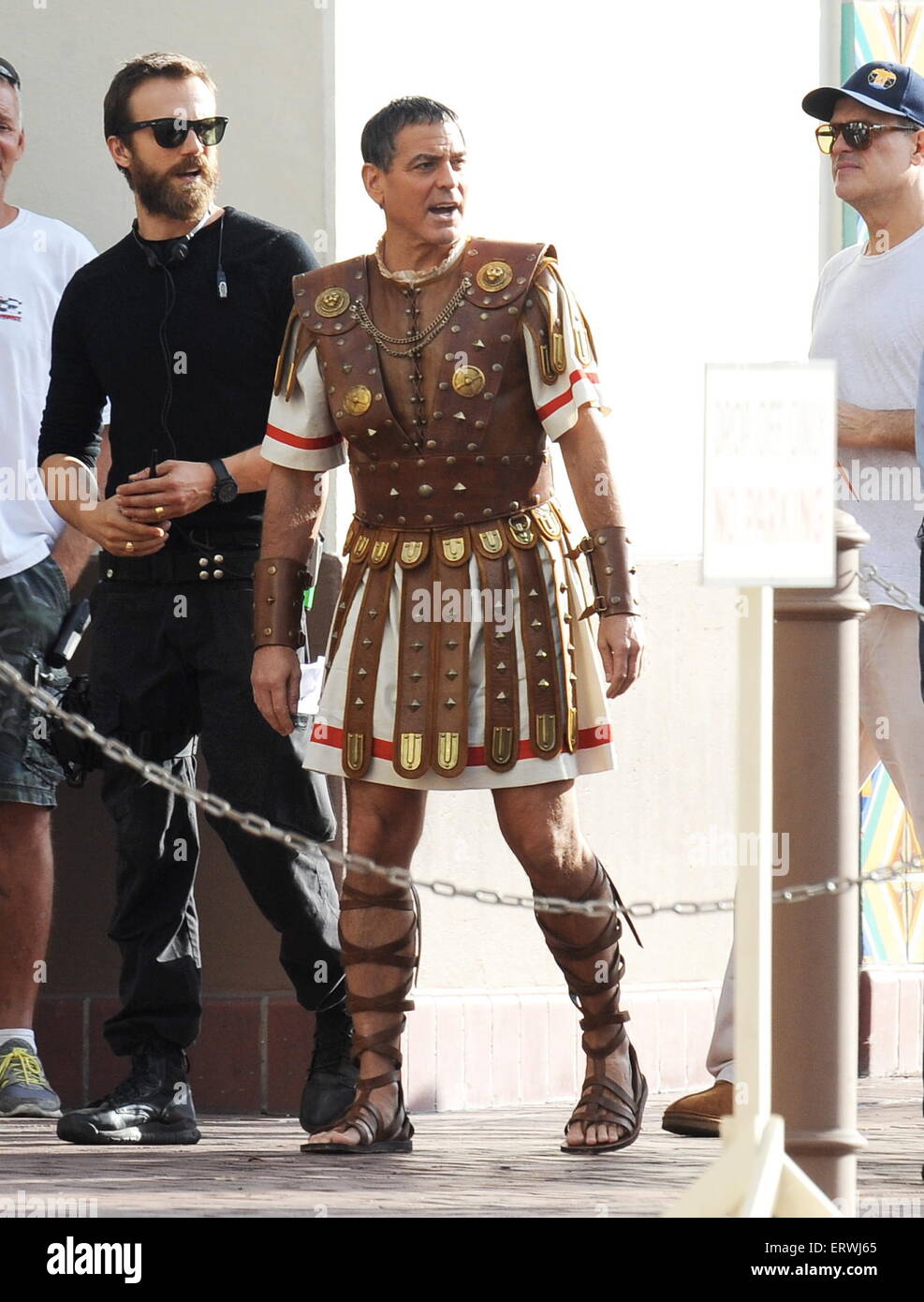 Actor Goerge Clooney seen for the first time on the set of "Hail Caesar ...