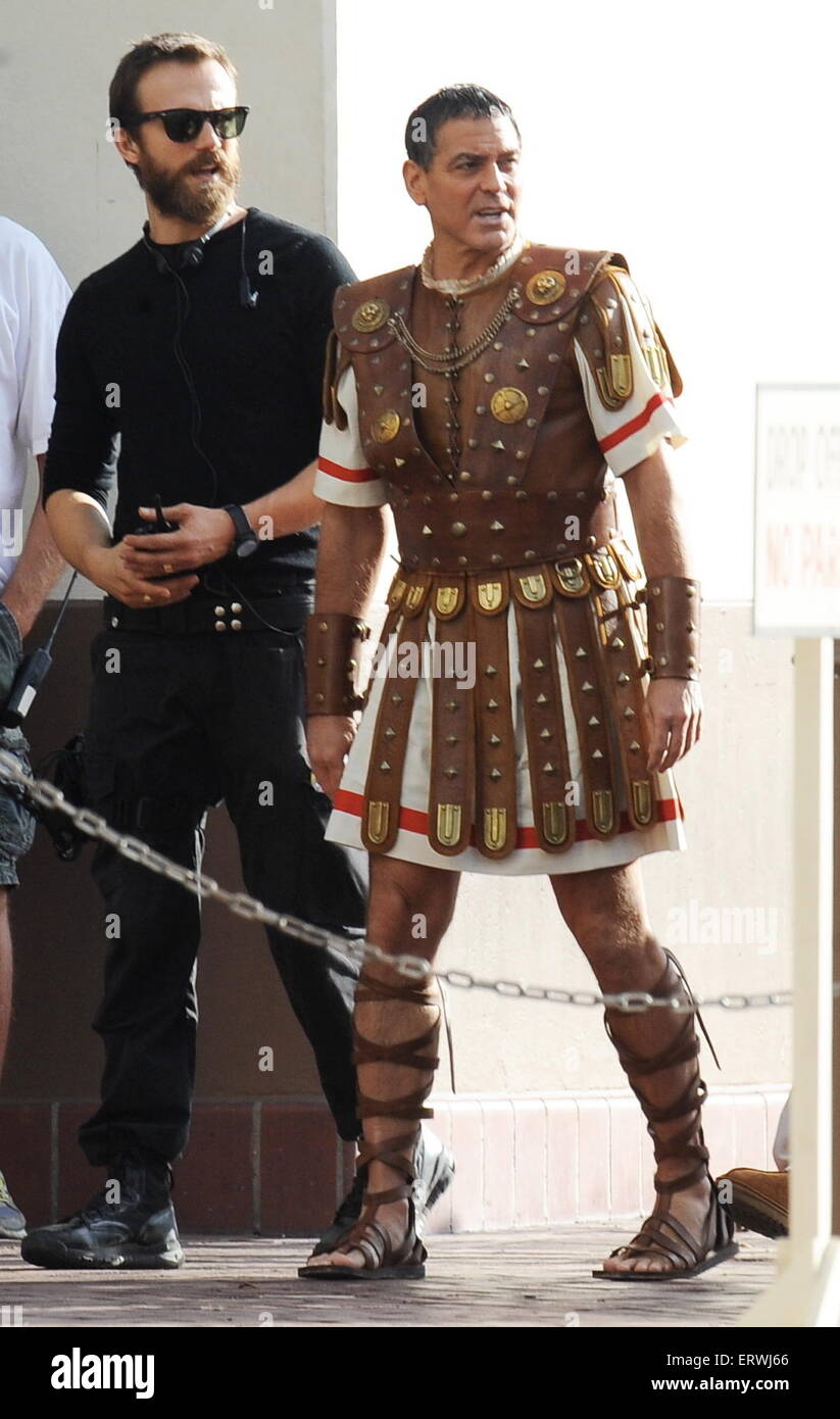 Actor Goerge Clooney seen for the first time on the set of "Hail Caesar ...