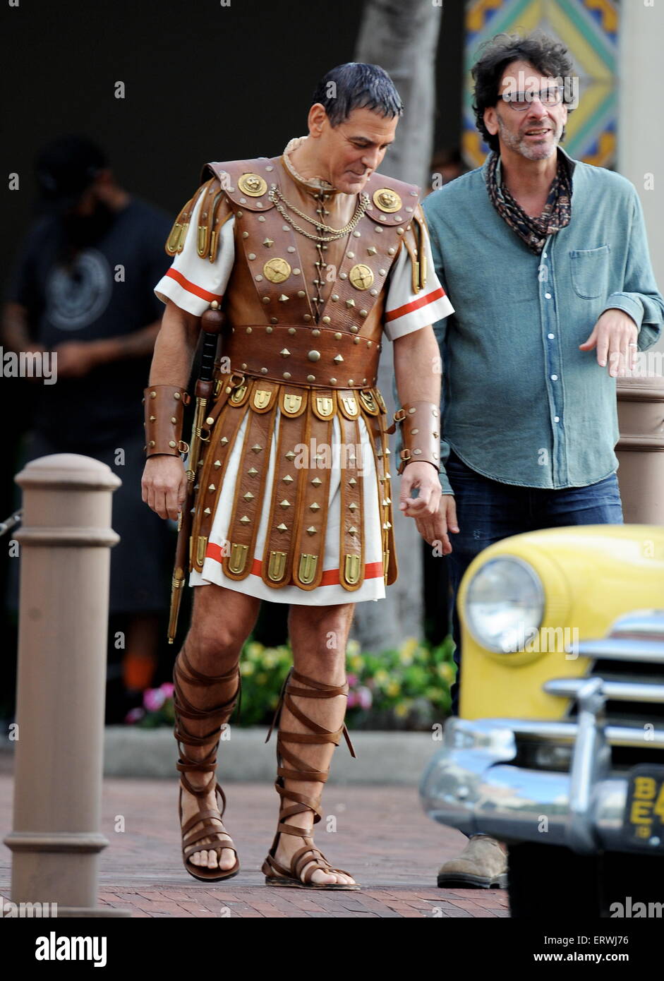Actor Goerge Clooney seen for the first time on the set of "Hail Caesar ...