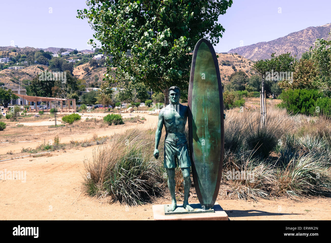 Statue of surfer hi-res stock photography and images - Alamy
