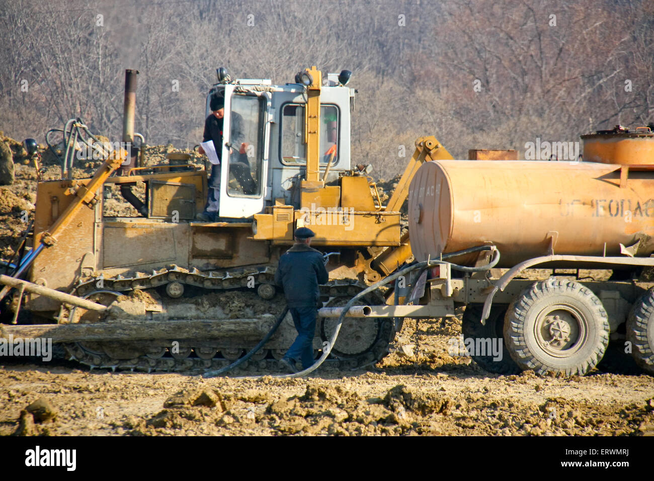 Refueling heavy construction equipment hi-res stock photography and ...