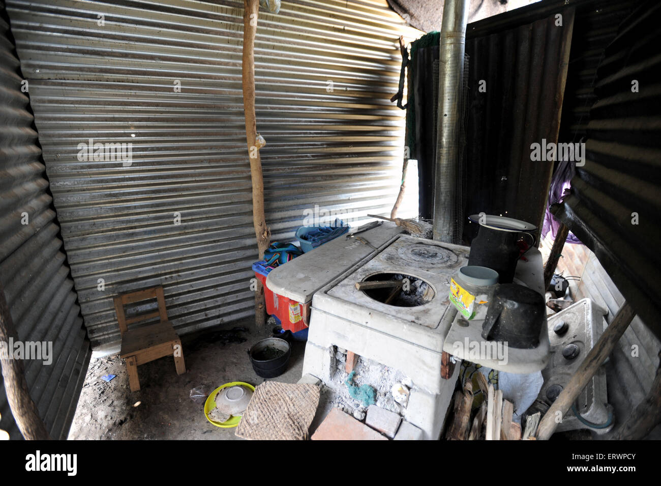 The ONIL high-efficiency stove installed in the house of Maya ...