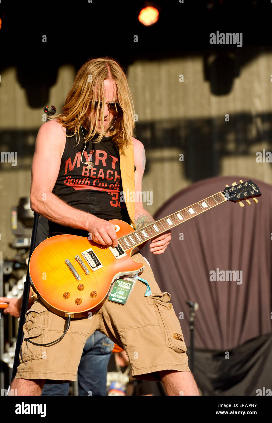 Guitarist for Rodney Atkins performing at the Carolina Country Music ...