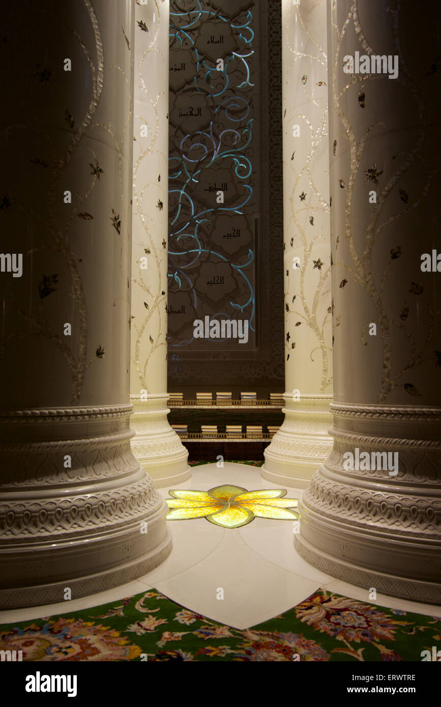 Columns and detail of the interior of Sheikh Zayed Grand Mosque in Abu ...