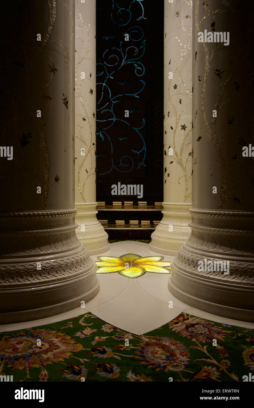 Columns and detail of the interior of Sheikh Zayed Grand Mosque in Abu ...