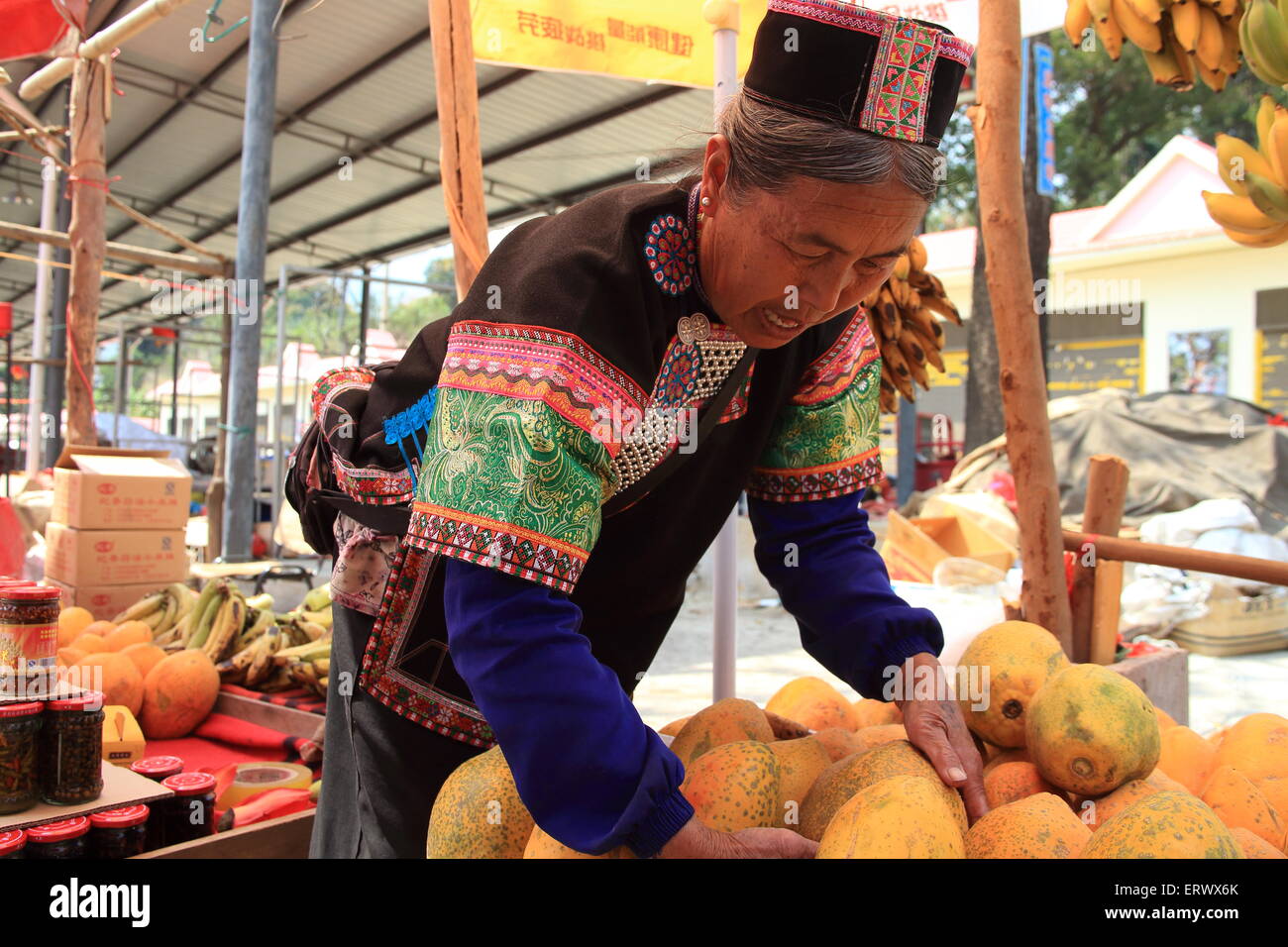 Market in Yunnan China Stock Photo - Alamy