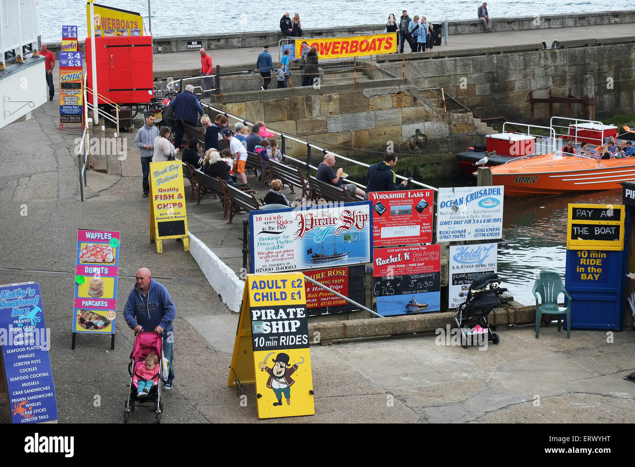 Harbor signs hi-res stock photography and images - Alamy