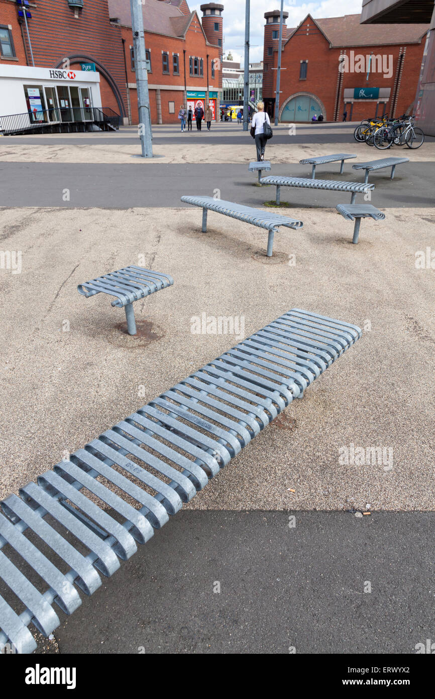 Public seating hi-res stock photography and images - Alamy