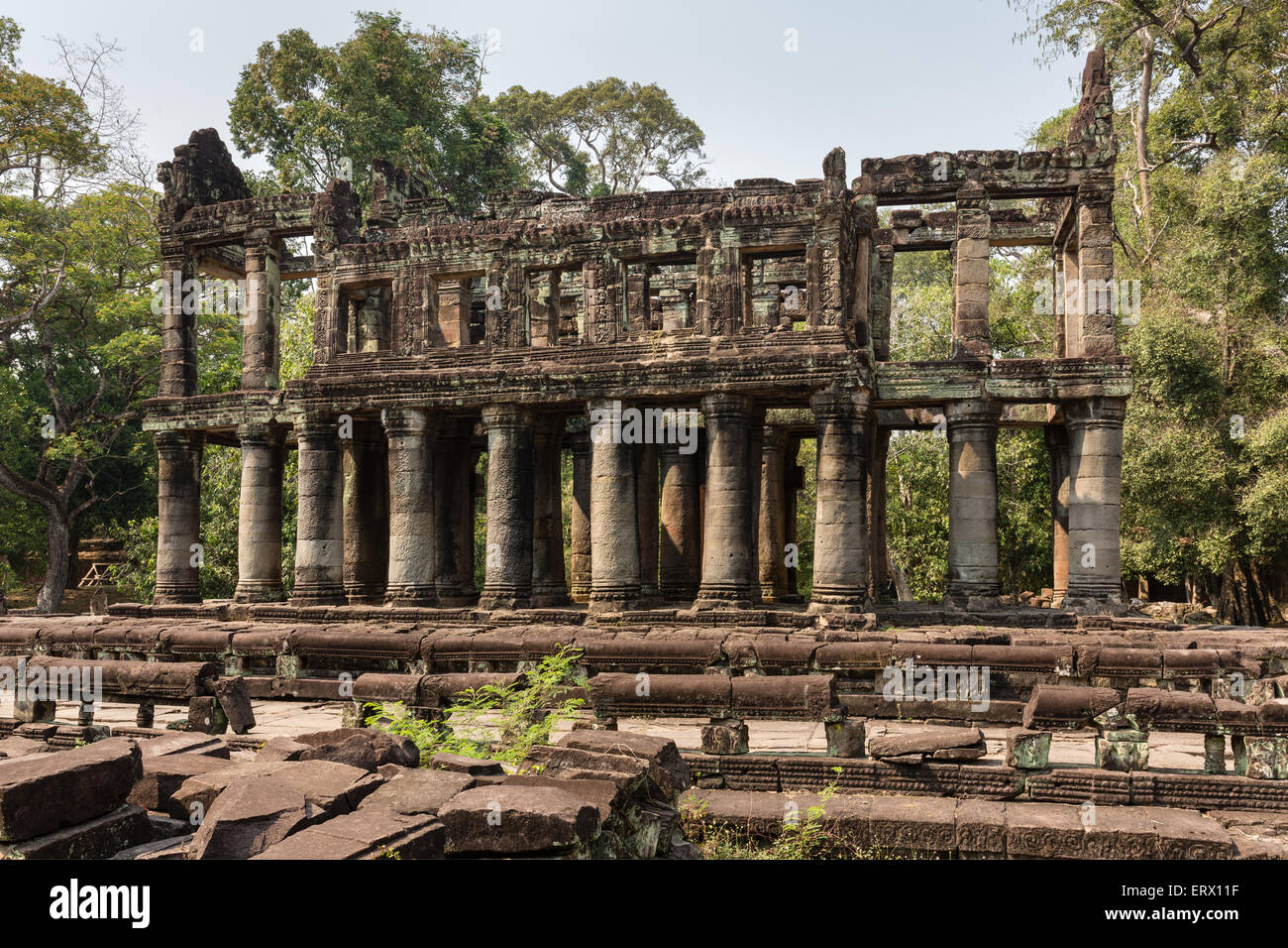 Temple two pavilion columns hi-res stock photography and images - Alamy