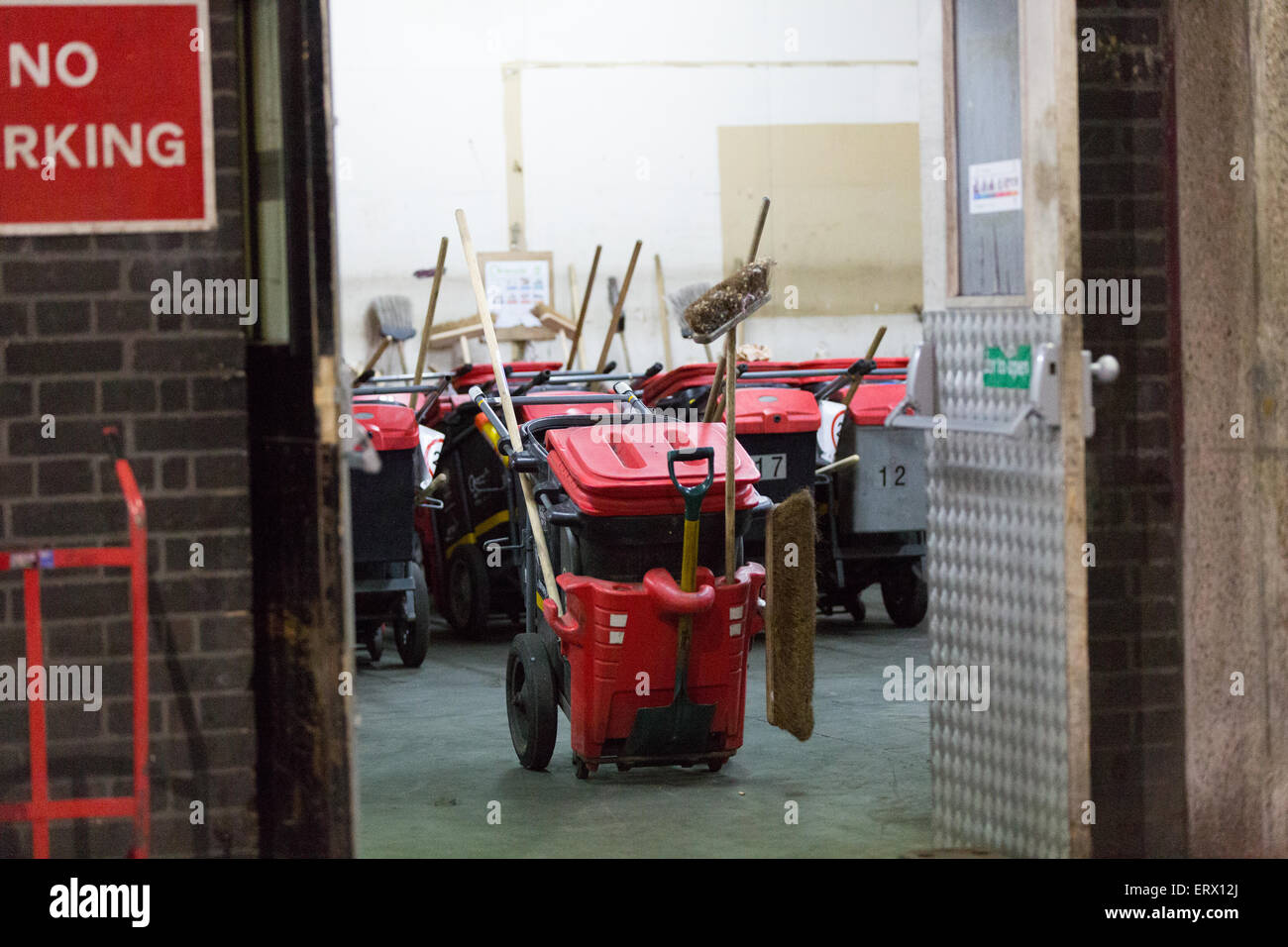 Dust carts hi-res stock photography and images - Alamy