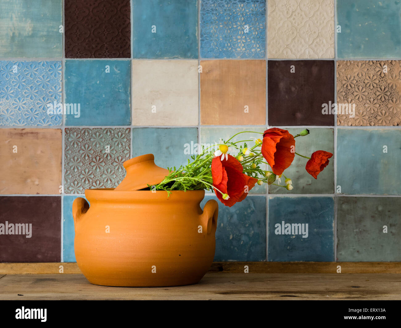 Blue white terracotta tile tiles hi-res stock photography and images ...