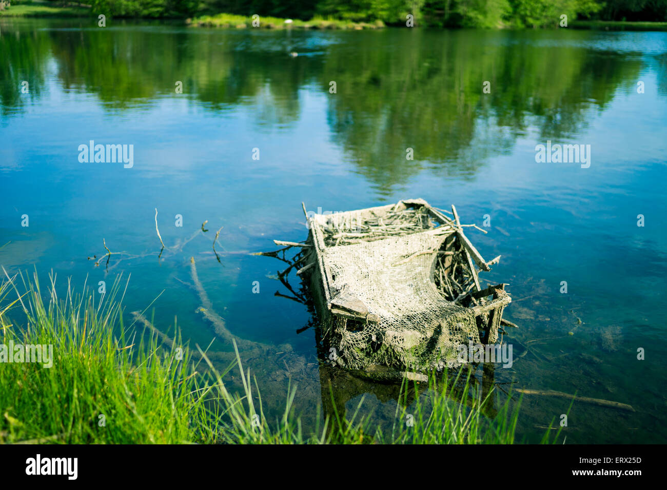 Shallow lake uk hi-res stock photography and images - Alamy