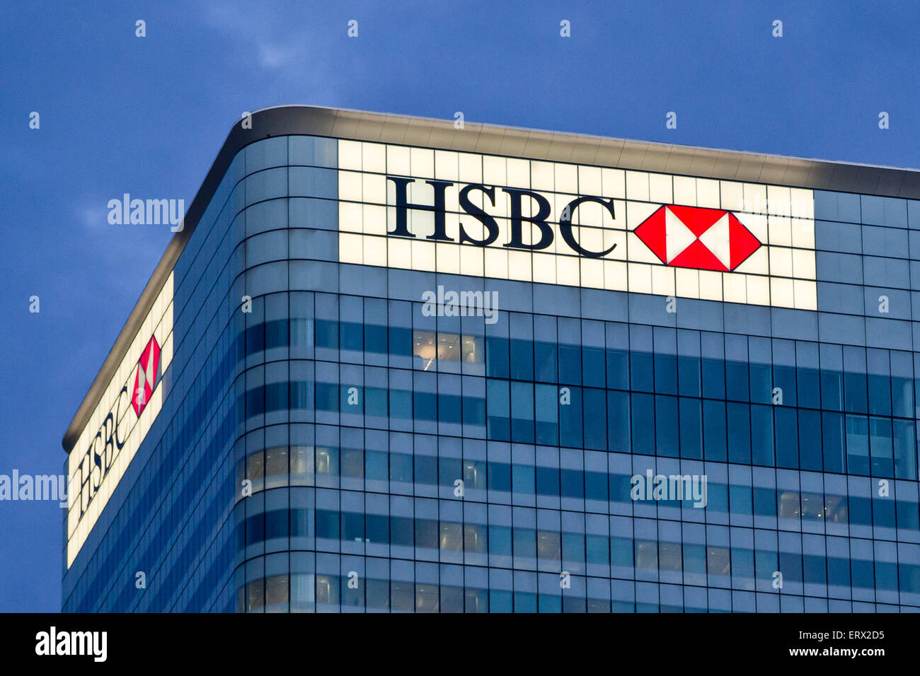 View of the building of the Headquarters of HSBC bank in Canary Wharf ...