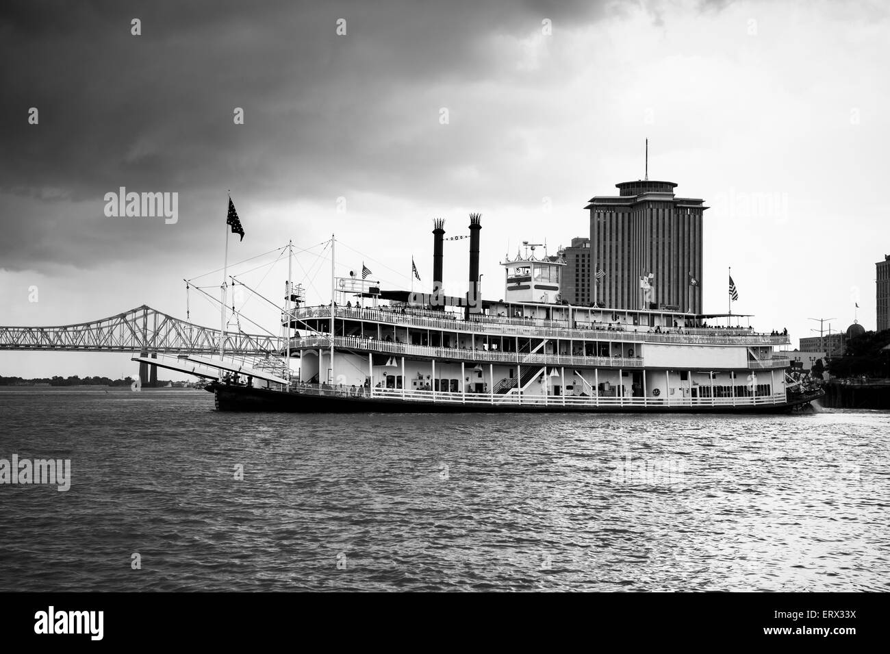 Old fashioned riverboat hi-res stock photography and images - Alamy