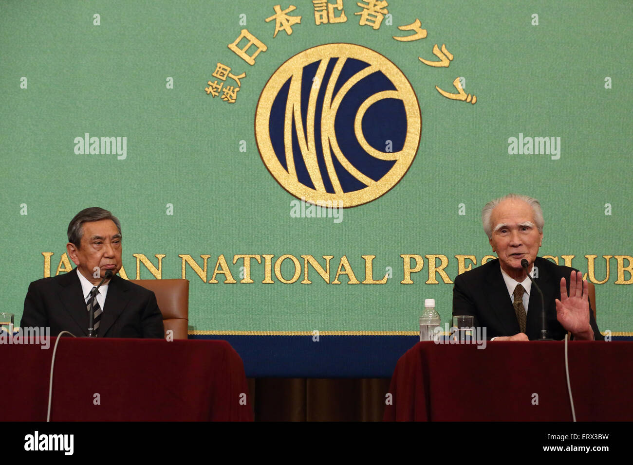 Former vice president of Japan Yohei Kono (L), former president of ...