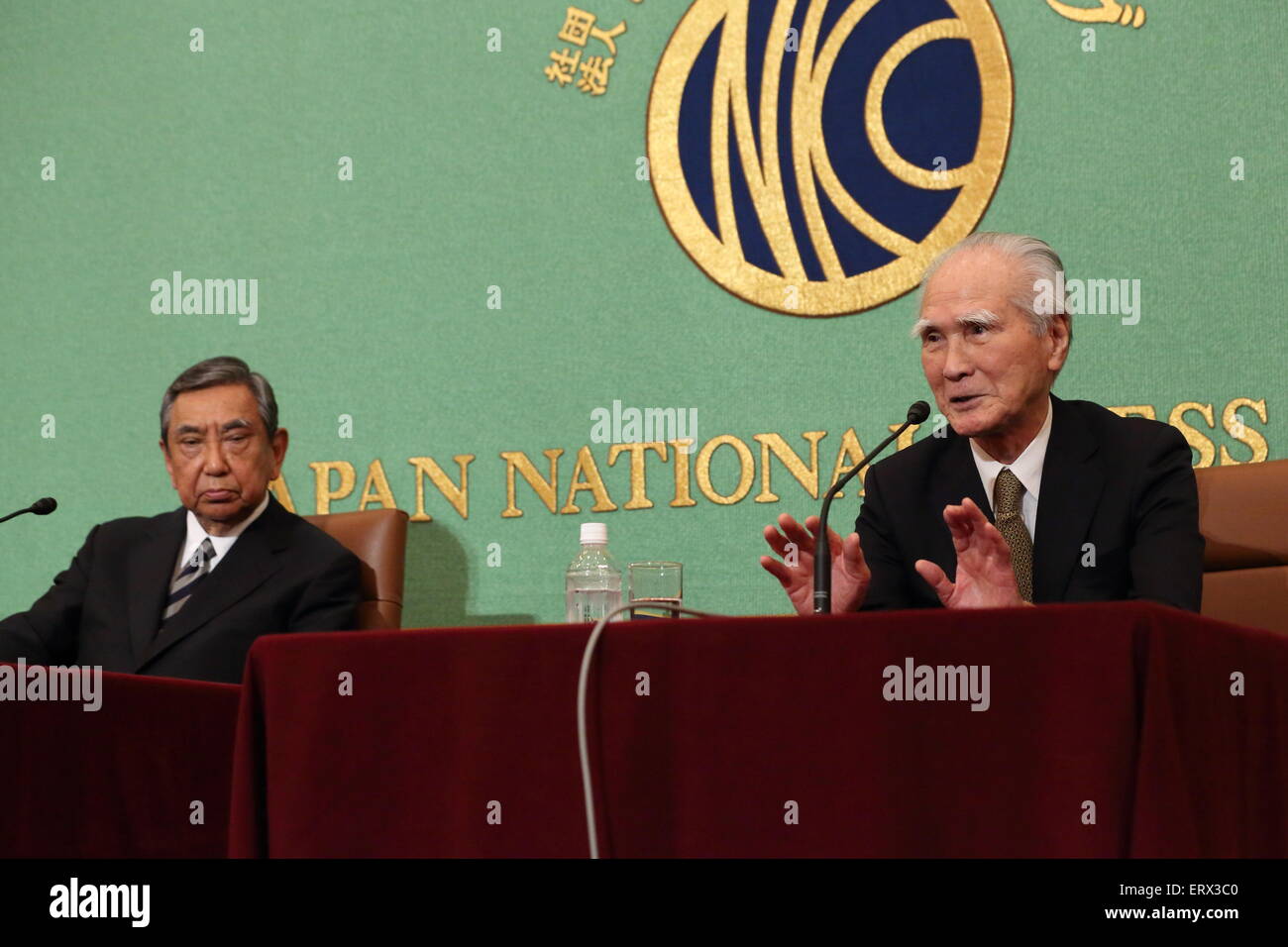 Former vice president of Japan Yohei Kono (L), former president of ...