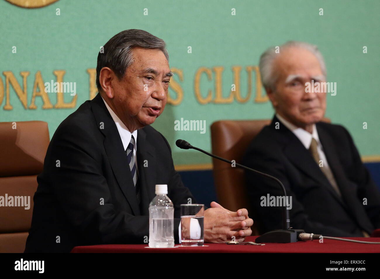 Former vice president of Japan Yohei Kono (L), former president of ...