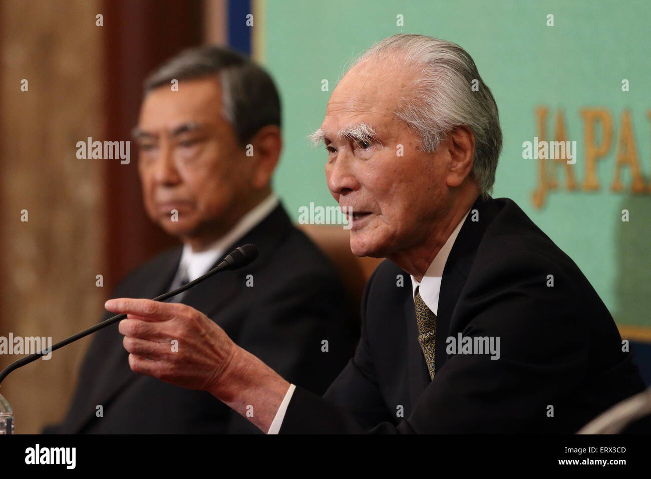 Former vice president of Japan Yohei Kono (L), former president of ...