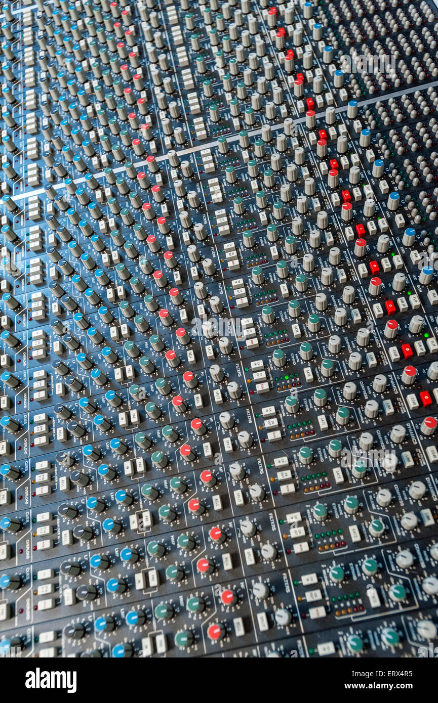 Mixer board hi-res stock photography and images - Alamy