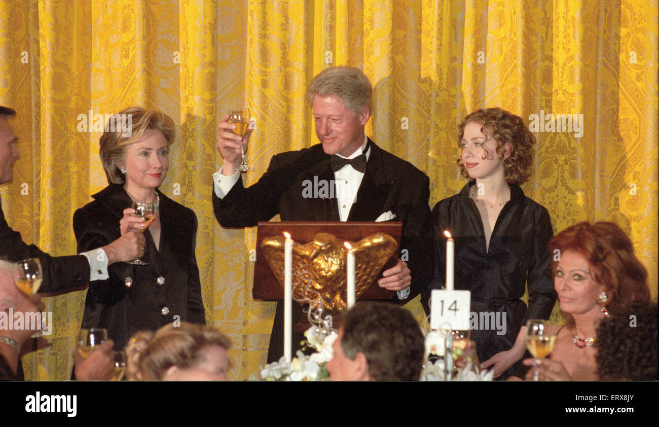 United States President Bill Clinton makes a toast at the White House ...