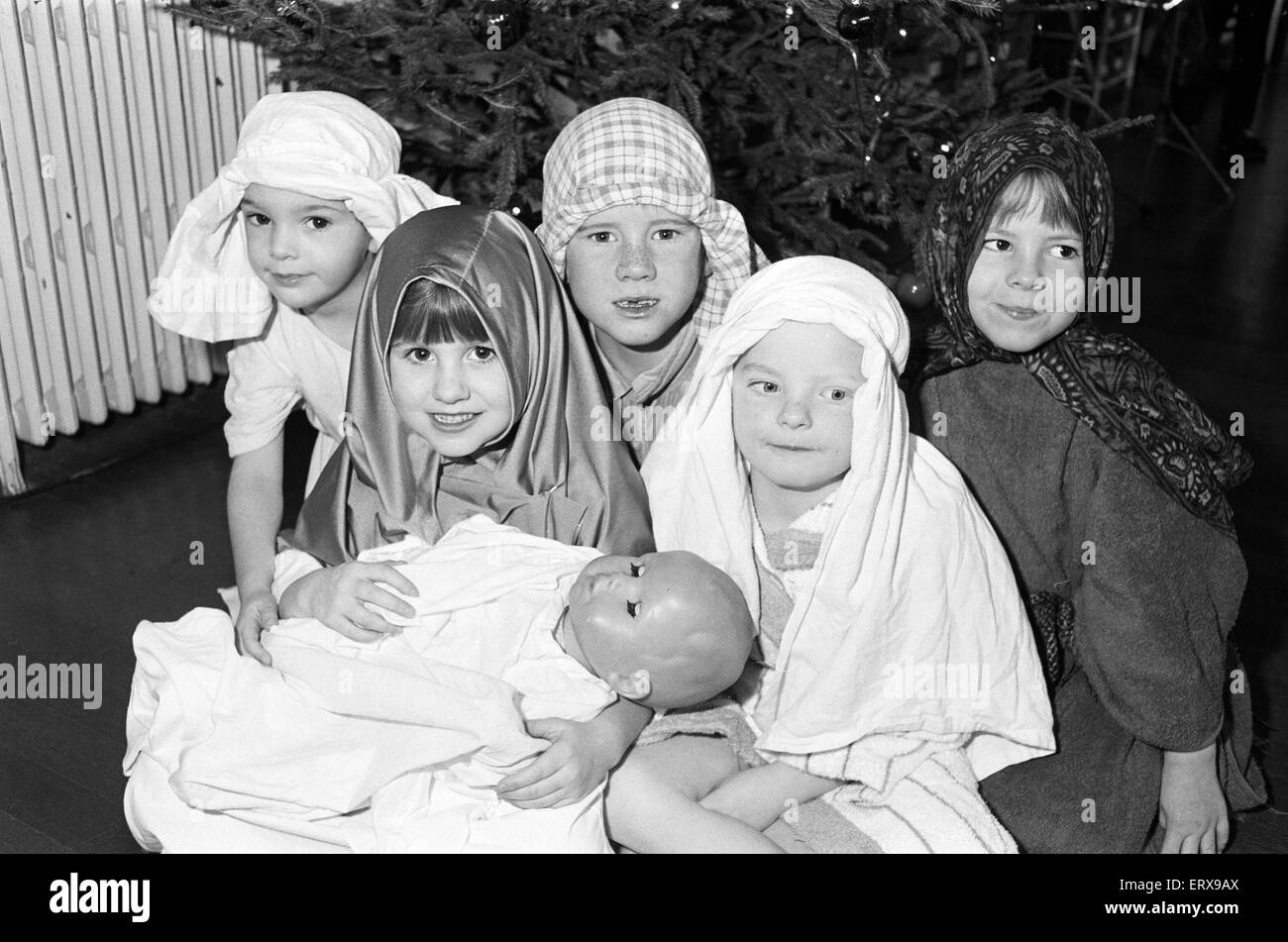 Shepley First School prepare for their Nativity Play. 9th December 1991 ...