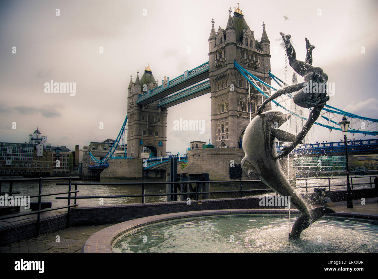 "Girl with a Dolphin" statue by David Wynne (1973) at Tower Bridge ...