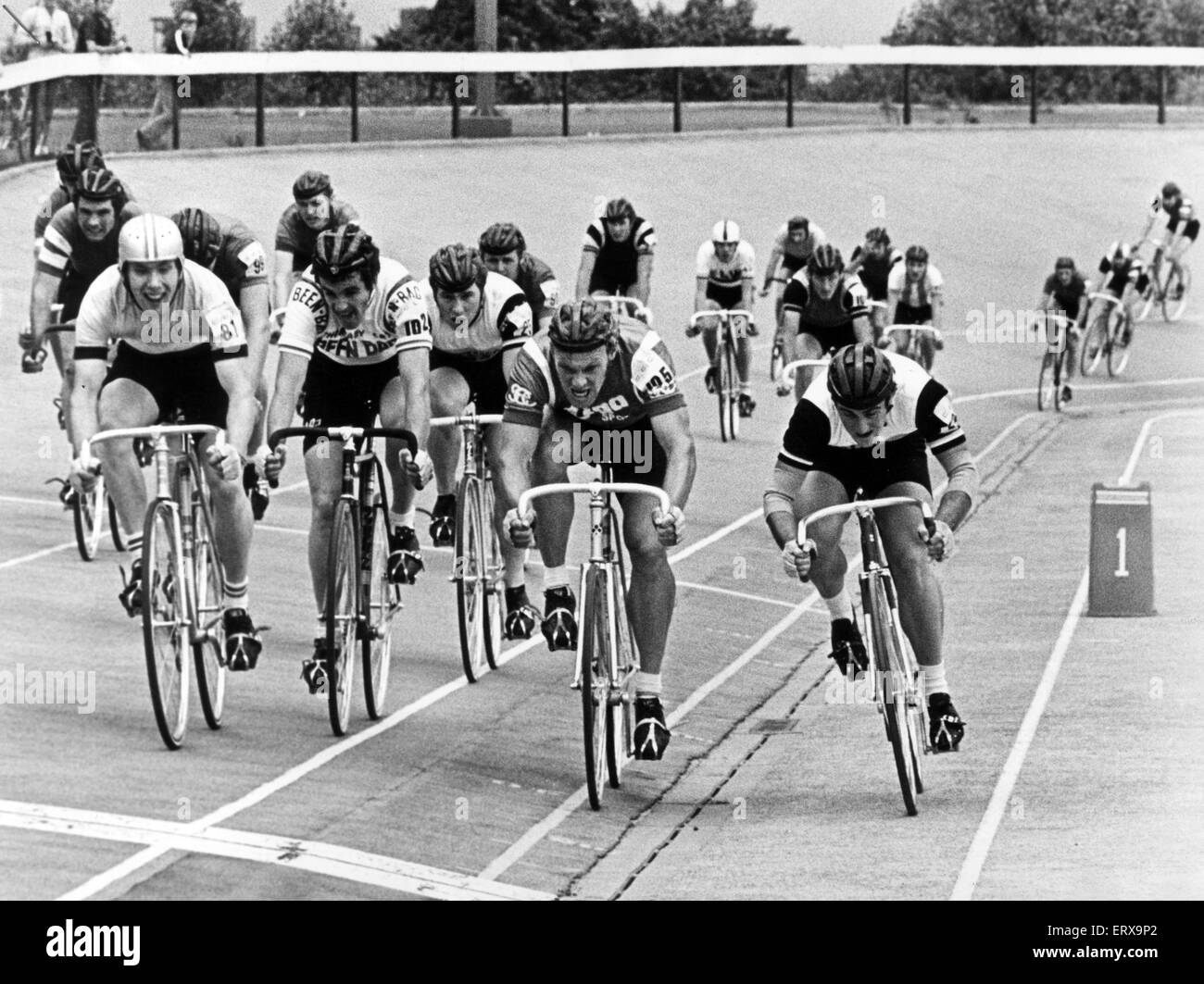 Cycle Racing at Clairville Stadium, Middlesbrough. 11th August 1977. In ...