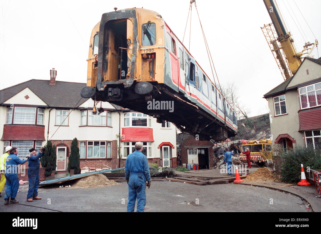 Purley train crash On 4 March 1989 the 12:50 from Horsham stopped at ...
