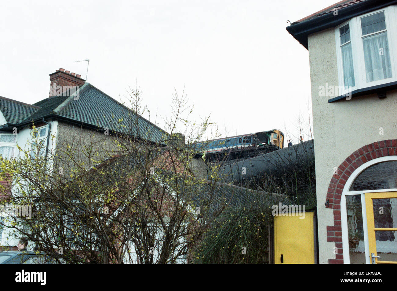 Purley train crash On 4 March 1989 the 12:50 from Horsham stopped at ...
