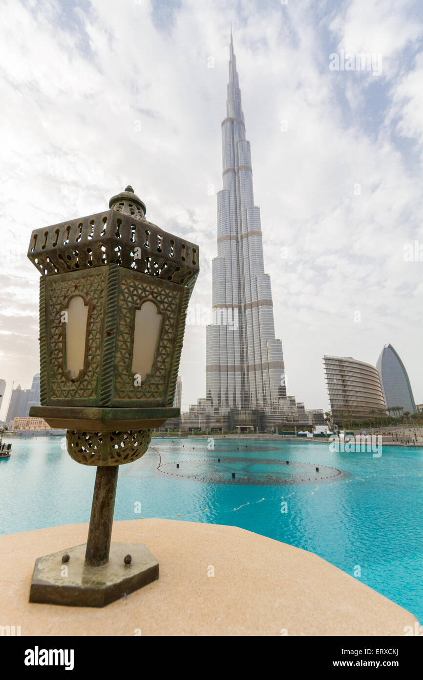 Lamp post and Burj Khalifa Tower, Dubai, UAE Stock Photo - Alamy