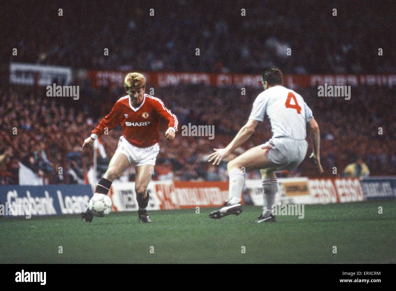 Football Action Gordon Strachan High Resolution Stock Photography and ...