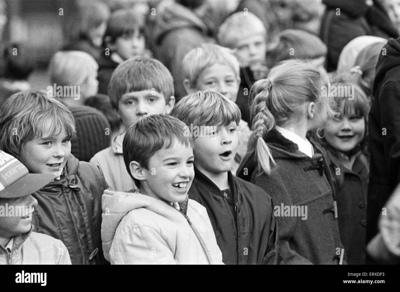 Meltham Christmas Lights turn on, Children of Meltham and Helme School ...