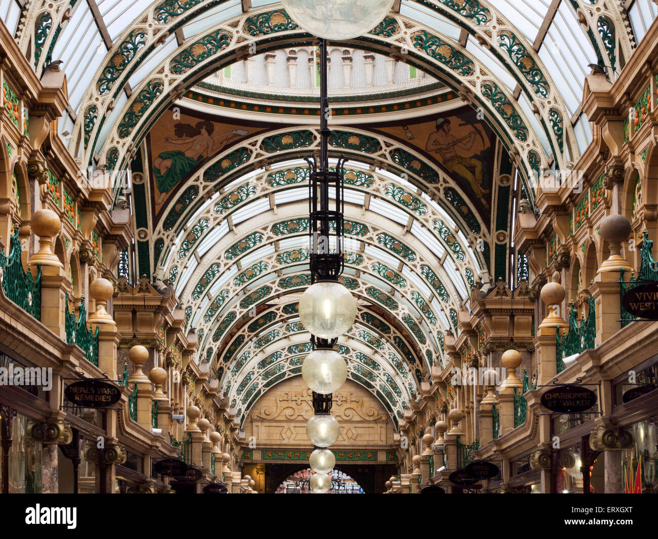 County arcade leeds hi-res stock photography and images - Alamy