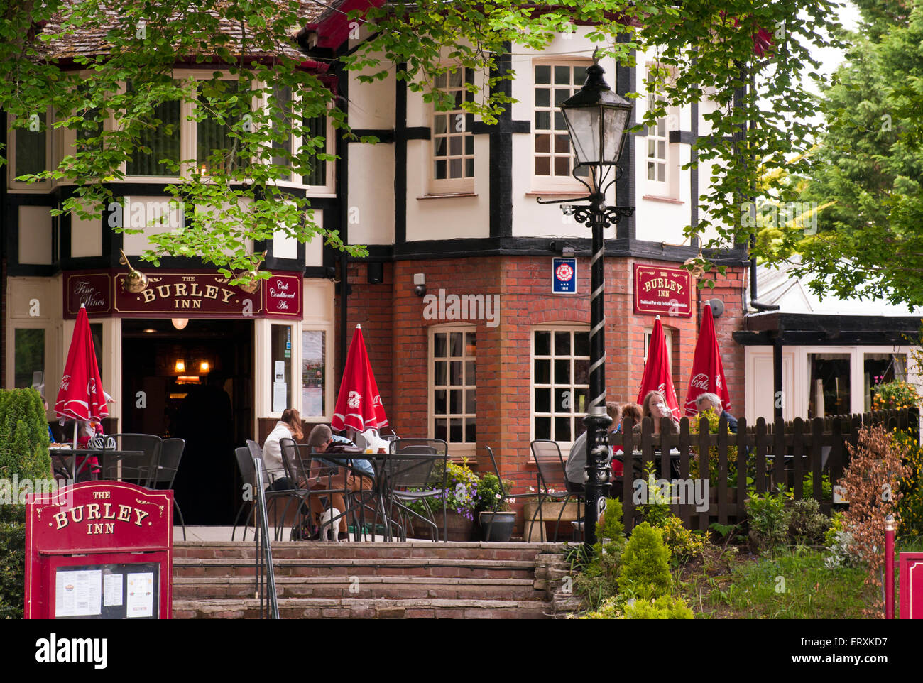 Hampshire pubs hi-res stock photography and images - Alamy
