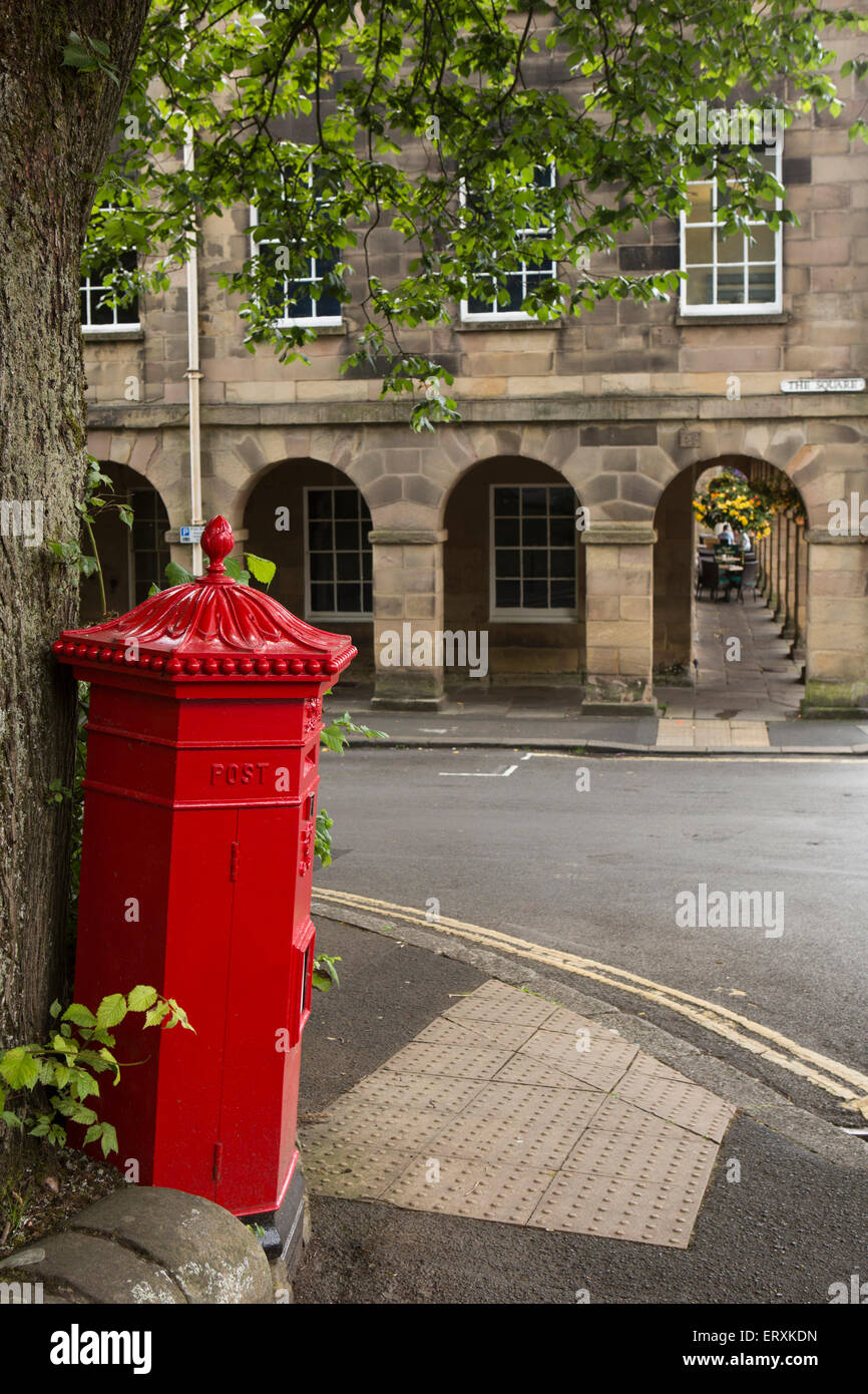 Victorian Pillar Box Post Box High Resolution Stock Photography and ...