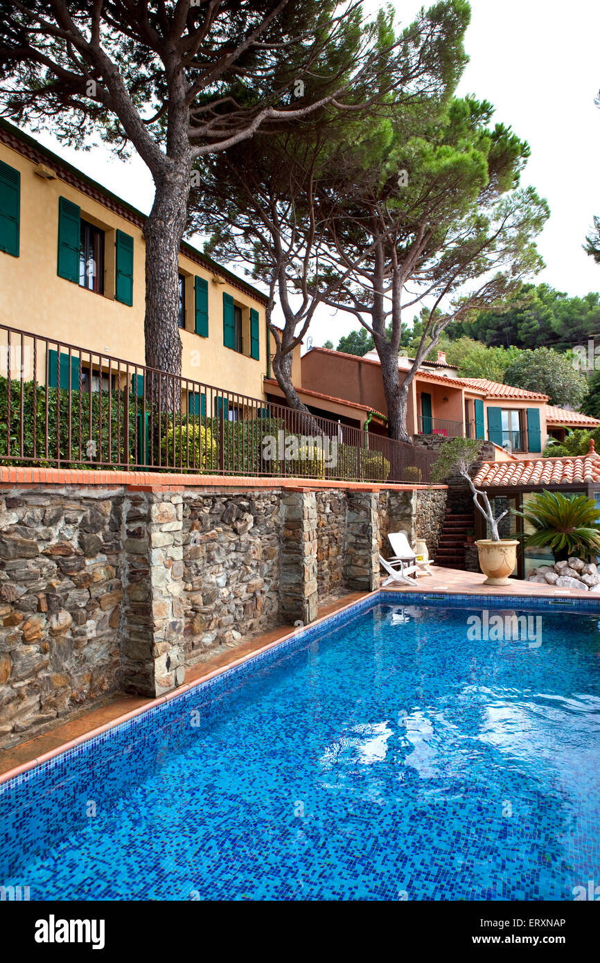 House swimming pool france hi-res stock photography and images - Alamy