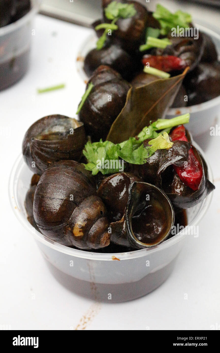 Snails sea food hi-res stock photography and images - Alamy