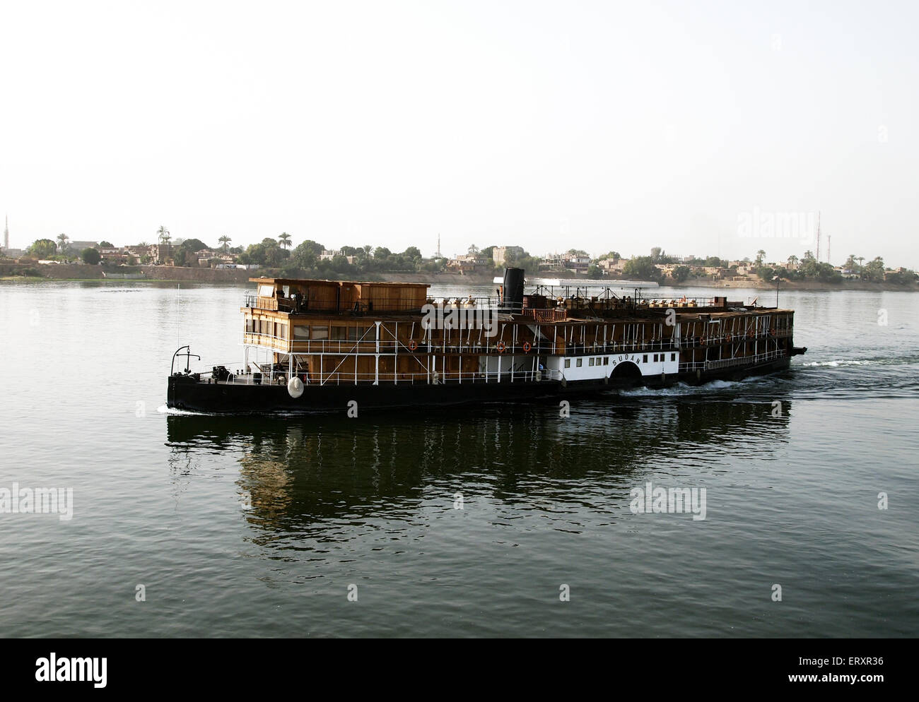 Egypt cruise boat hi-res stock photography and images - Alamy