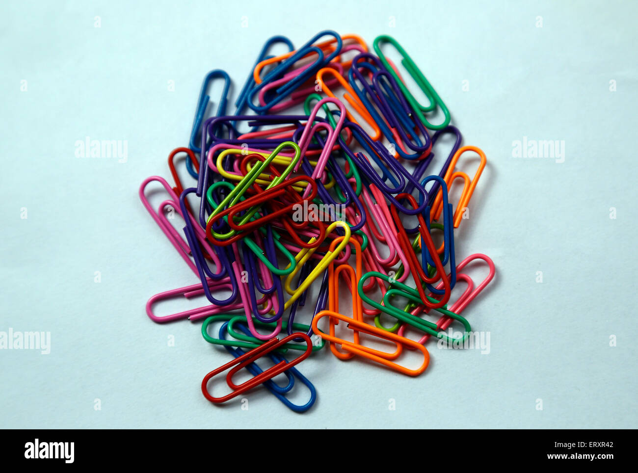 Clips paper fasteners coloured hi-res stock photography and images - Alamy