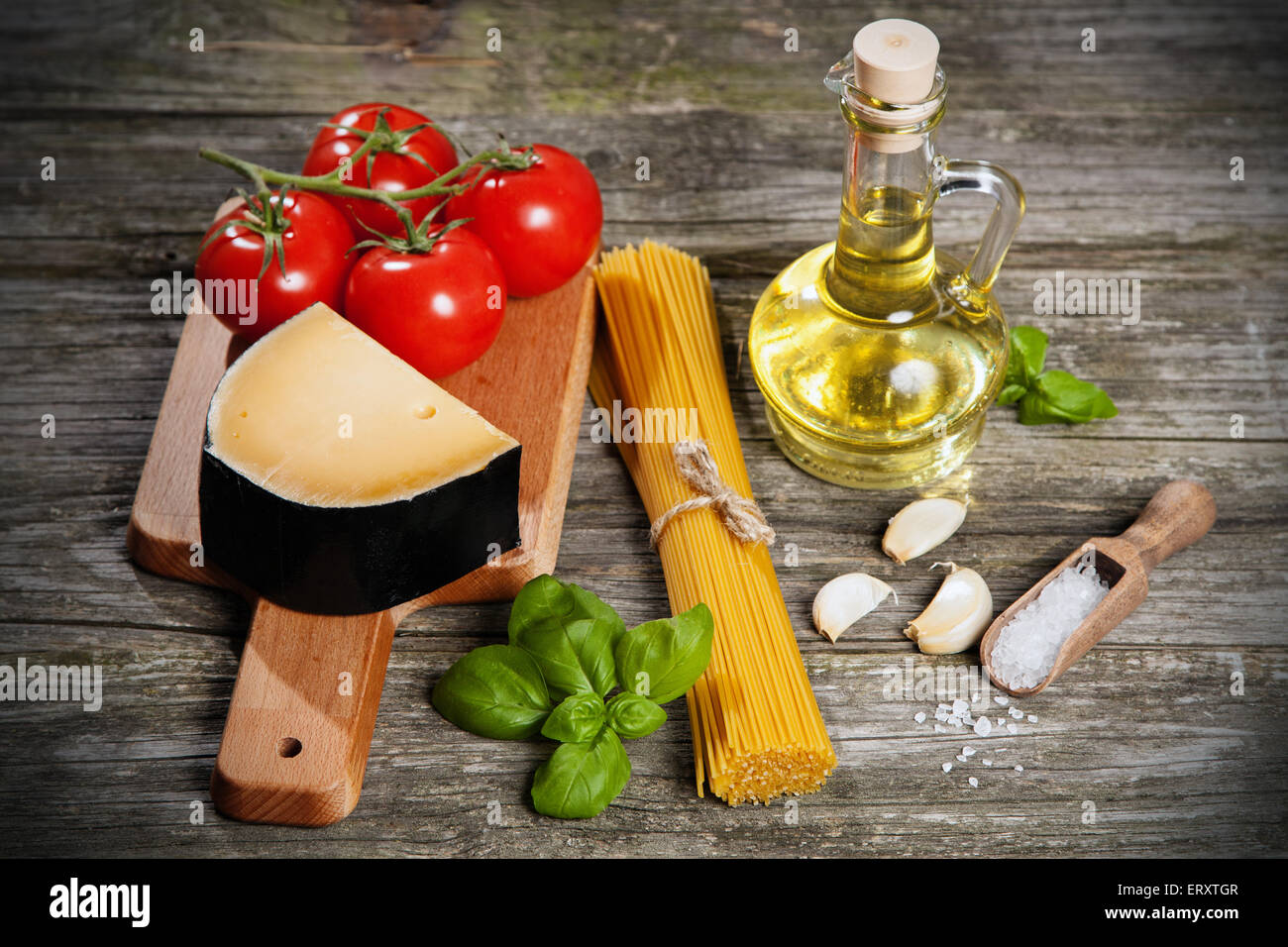 Spaghetti ingredients hi-res stock photography and images - Alamy