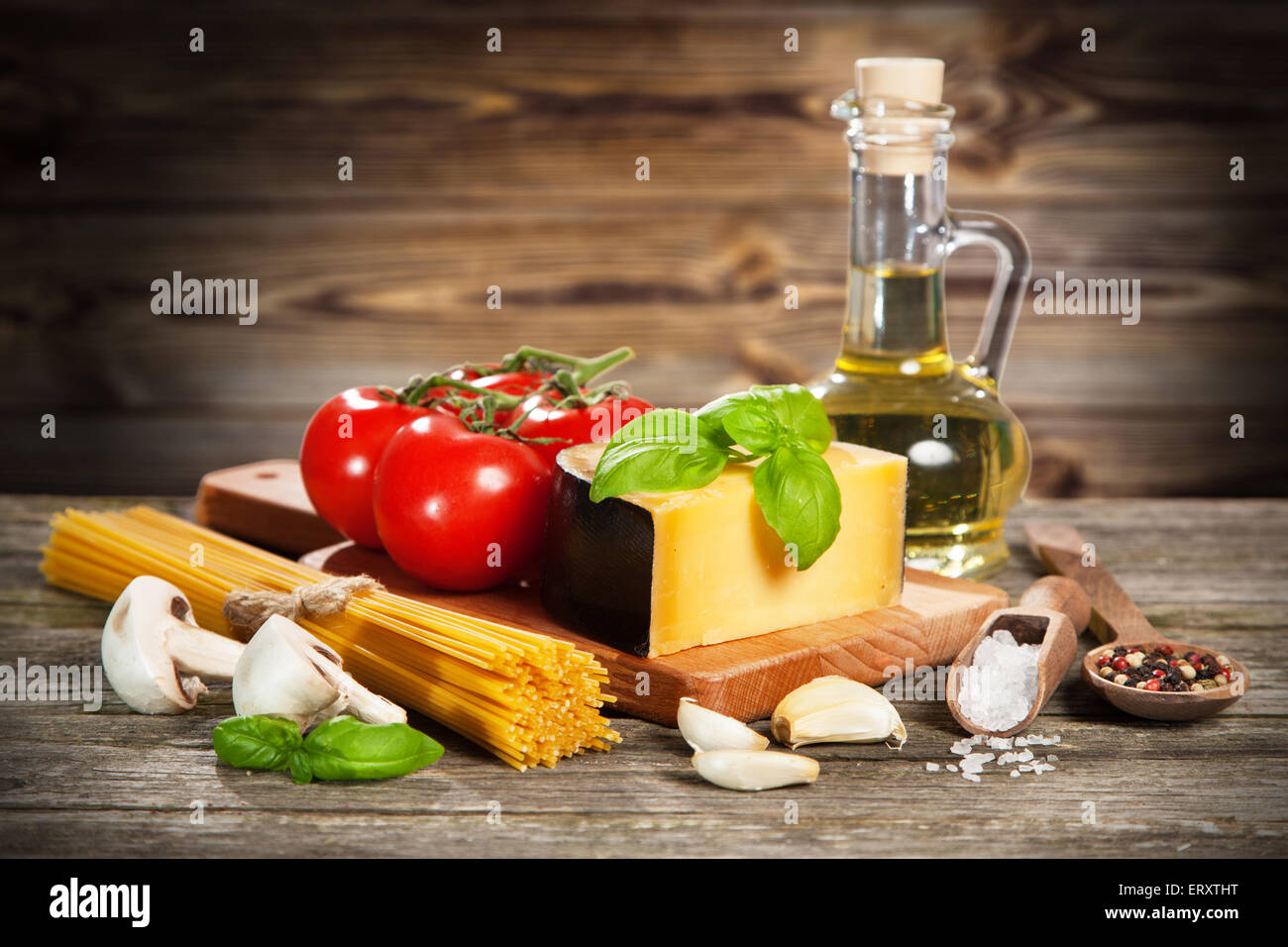 Pasta spaghetti toma hi-res stock photography and images - Alamy